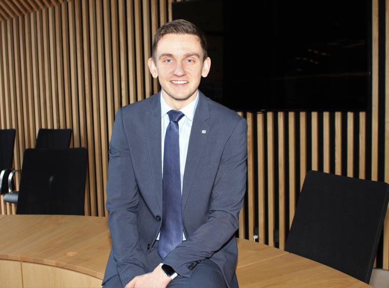 Valdi at bera politiska arvin víðari - Dimma.fo