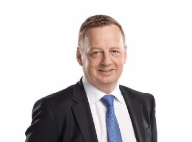 Magnus Rasmussen spyr Sirið Stenberg um Demensætlanina - Dimma.fo